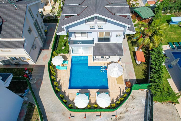 Fethiye ÇAlış Plajına Yakın Havuzlu Villa - Fethiye