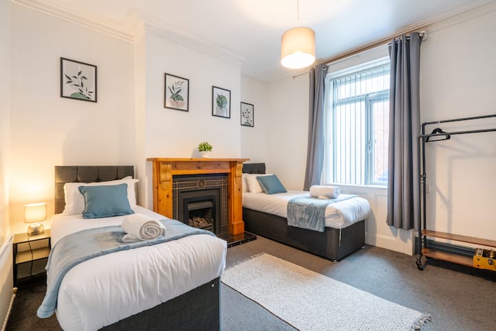 Eat, Stroll, Stay In A Spacious 4-bed In Sheffield - Sheffield