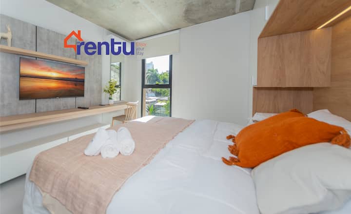 Stylish 2br + Private Patio | Pool, Gym, Cinema - Asunción