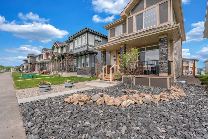 {The River Bed} Rocky Mountains | Bow River | 2bed - Cochrane