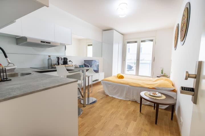Cozy 2br Getaway W/ Balcony • 3km To City By Tram - Wien