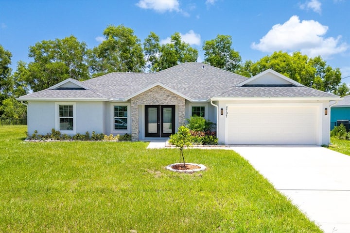 Newly Built 4/2 Home! - Port St. Lucie, FL