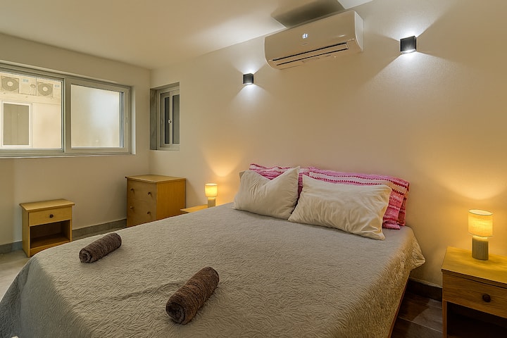 Spacious 7br Sliema Seafront Apt - 발레타