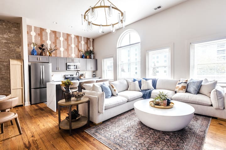 360 King | Luxury Historic District W/parking - 찰스턴