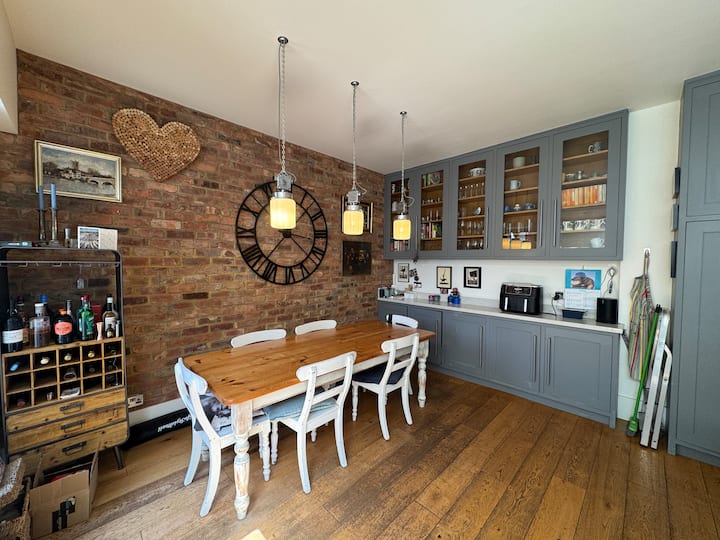 Gorgeous Family House Minutes From Hove Seafront - Steyning