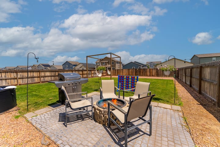 Family & Group Getaway | 6br Hot Tub + Hammocks - Colorado Springs, CO