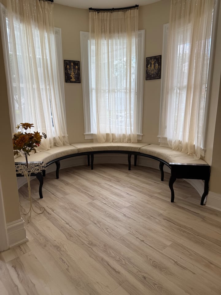 Stylish Black & Gold Luxe Suite | Rm 251 - Dover, DE