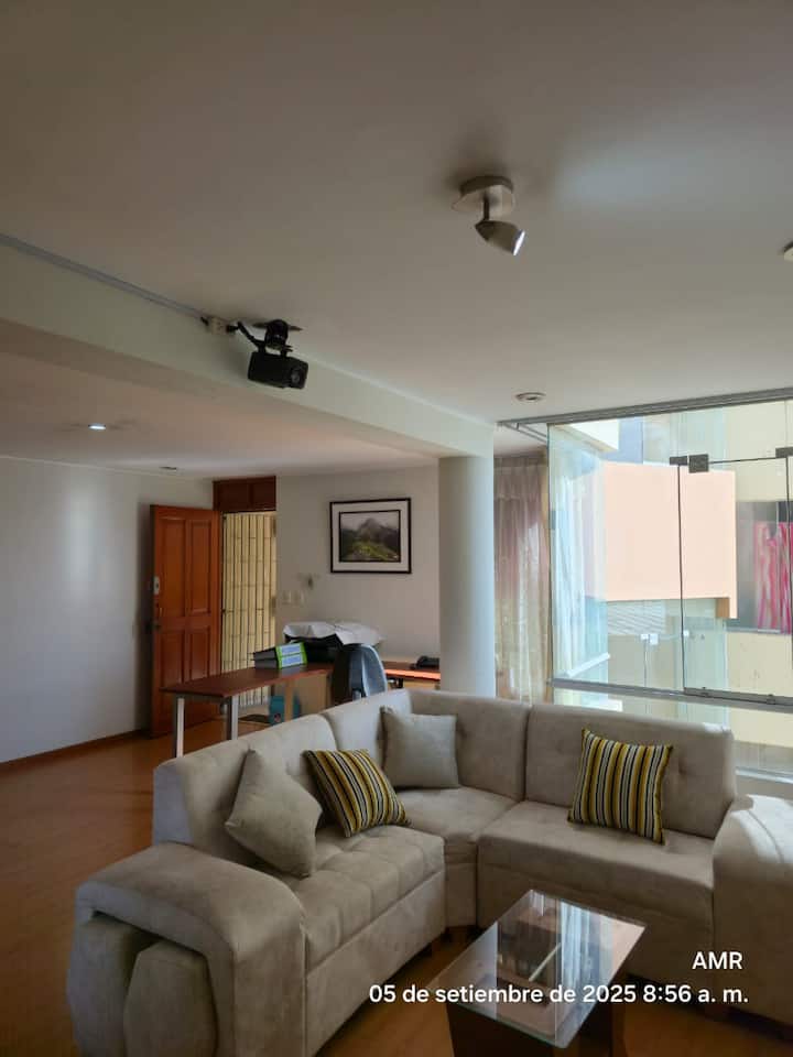 Apartamento Centrico Con Cochera Y 3 Habitaciones - Arequipa