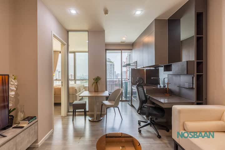 The Perfect Location With City Views - Phra Khanong