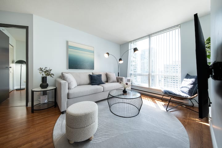 Coal Harbour Getaway Near Stanley Park & Dining - Vancouver