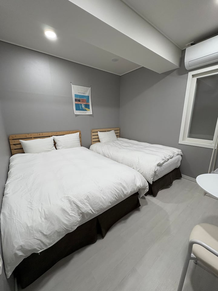 Cozy Stay Jeju, Couple Twin (코지스테이 제주, 최대3인) - Jeju-si