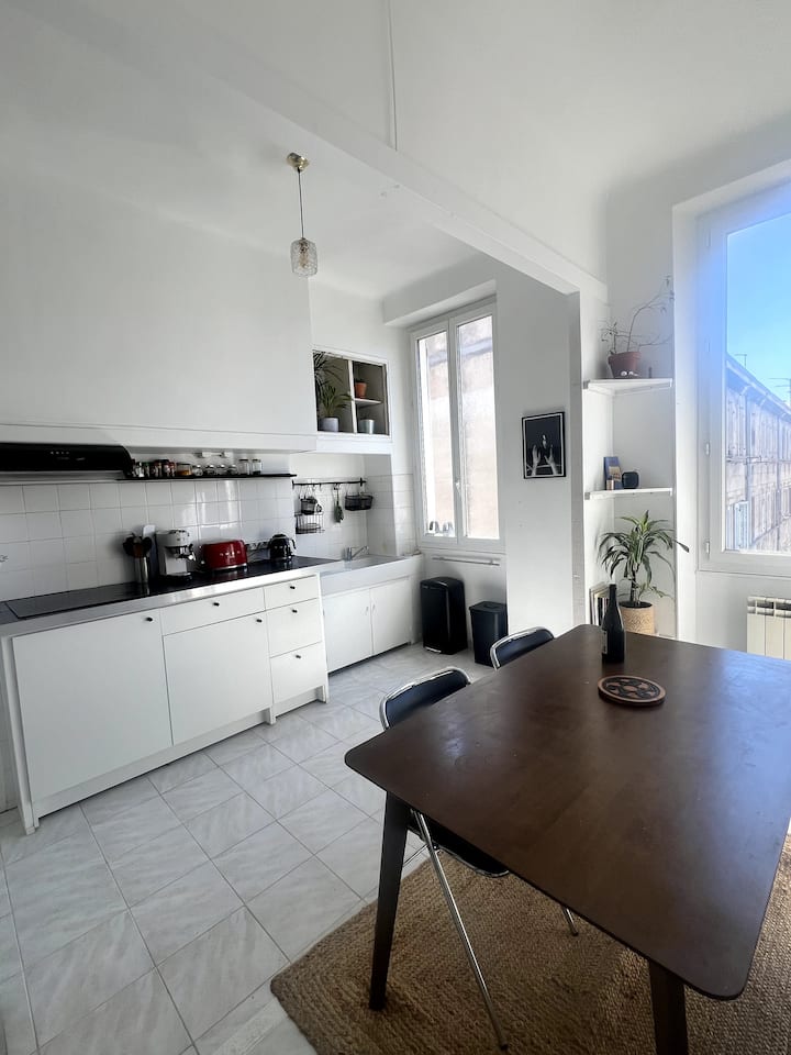 Appartement Deux Chambres En Plein Cours Julien - Marsella