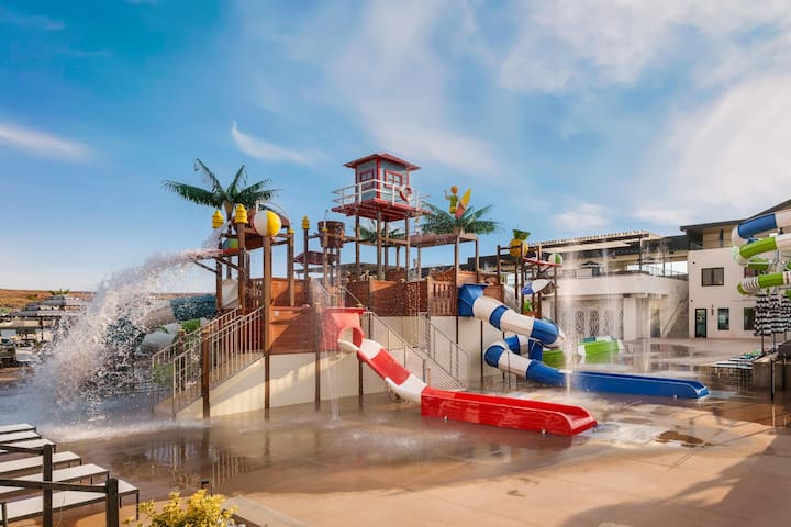 Paradise Plunge With Waterpark Included - Hurricane, UT