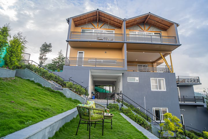 Pet-friendly 2-bhk W/ Hill Views & Common Garden - Mukteshwar