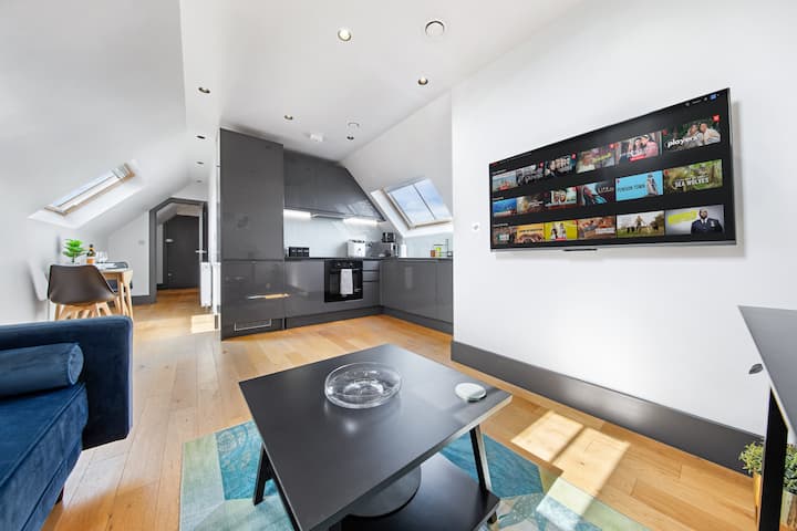 Escape By The River & Bushy Park - Kingston upon Thames