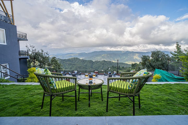 Hilltop 1-bhk Pet-friendly Retreat W/ Patio - Mukteshwar