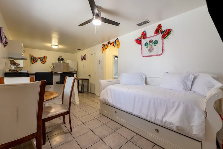 Svb Casita Roja Duplex B *1 Story, Walk 2 Food/heb - Nuevo Laredo