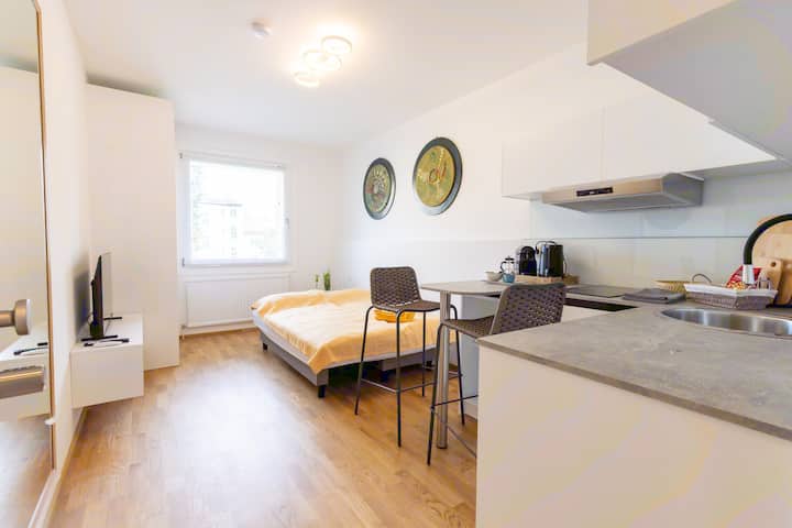 Private 1br Value Stay • Kitchenette • Tram Nearby - Wien