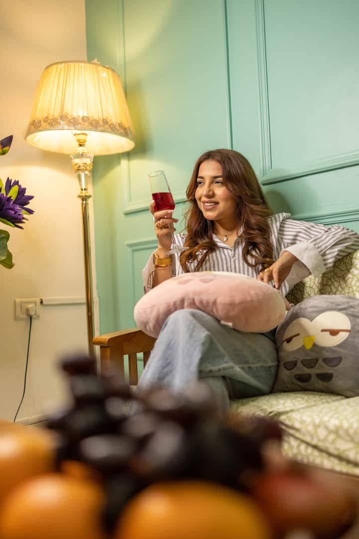 Royale’ Casa–stylish 3bhk Luxury Stay With Kitchen - Noida