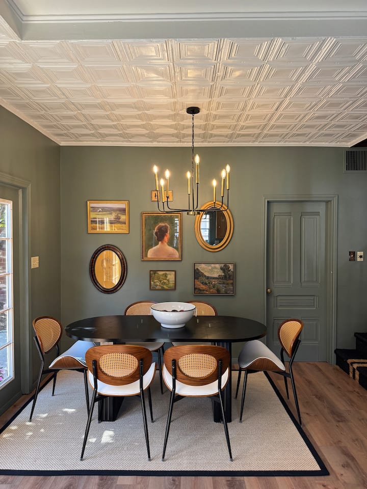Restored Vintage Carriage House - Mesa