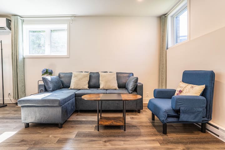 Chic Longueuil Escape • Patio• Backyard• Parking - 寶樂沙
