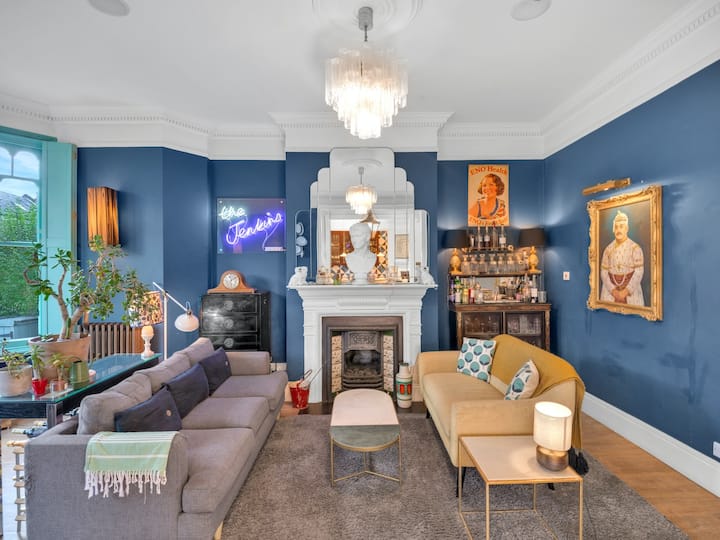 Grand Victorian House In North London - London