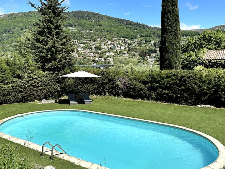 Rez-de-chaussée De Villa Avec Piscine Privée - Vence