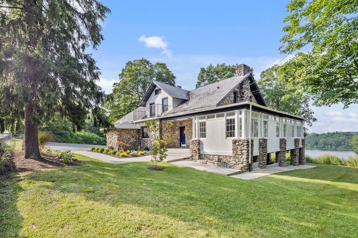 Lake House | 5 Kings | Sleeps 12 | Massage Chair - Chester, NY