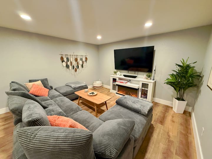 Entire Golden Home - Lakewood, CO