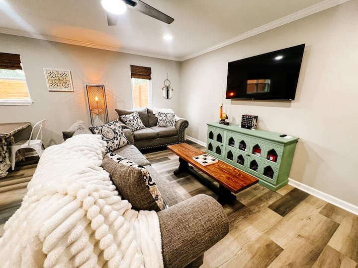 Stylish Guesthouse Near Trails + Peaceful Vibe - Bâton-Rouge, LA