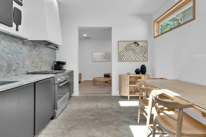 Stealth Off 12th - Walk To Downtown - Paso Robles, CA