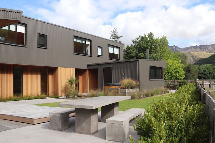 Haehaenui Retreat (With Stoked Hot Tub) - Arrowtown