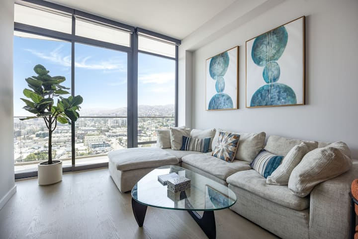 Penthouse Hollywood Dream Panoramic View Pool, Gym - Los Angeles, CA