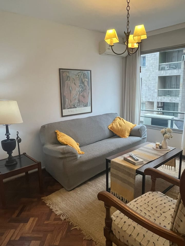 Acogedor Y Amplio Apartamento En Cordon Sur. - Montevideo