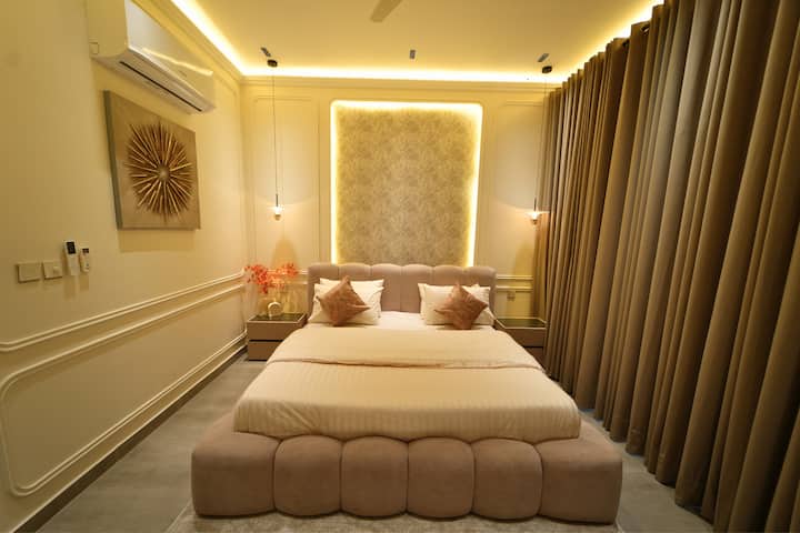 Cozy 2bhk+city View | Free Parking |Wifi+cinema. - Pakistan