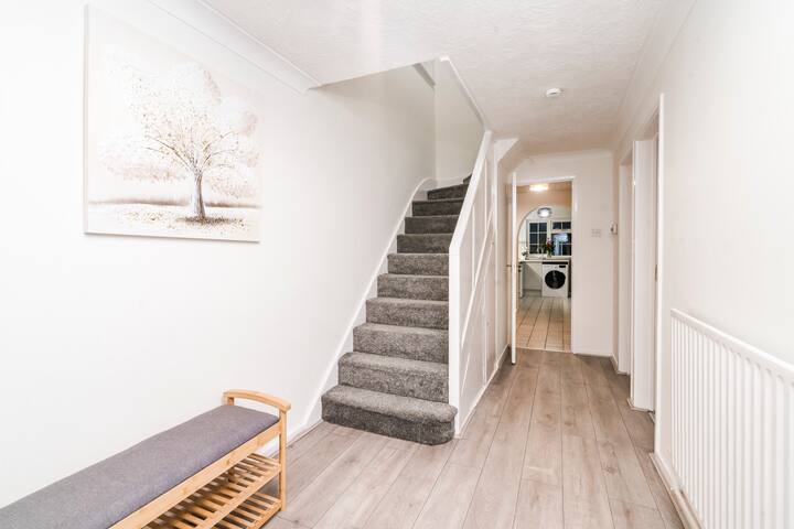 Spacious 5br Home Near Gatwick - Aéroport de Londres Gatwick (LGW)