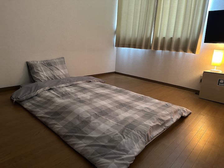 3名までのプライベートな個室*冷蔵庫・洗濯機・バスルーム・新幹線・jr・usj/大阪近く*無料駐車場 - Kobe