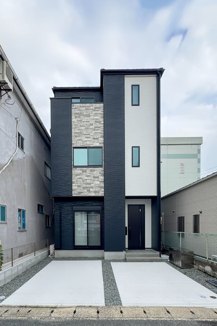 博多駅から1駅！最大10名で4ldk広々一軒家｜hub吉塚 - Fukuoka