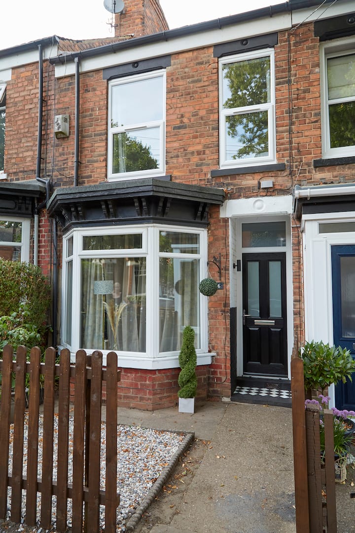 Homely And Stylish Two-bed House In Town Centre - キングストン・アポン・ハル