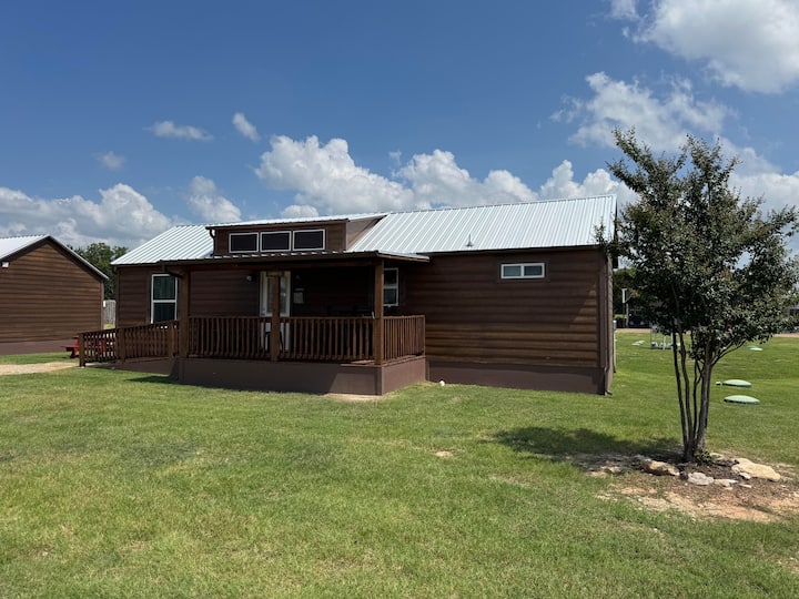 Dinosaur Valley Rv Park Cabin 7 - Glen Rose, TX