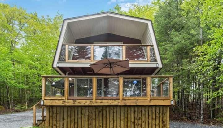 Tumblehome Cottage - Nova Scotia