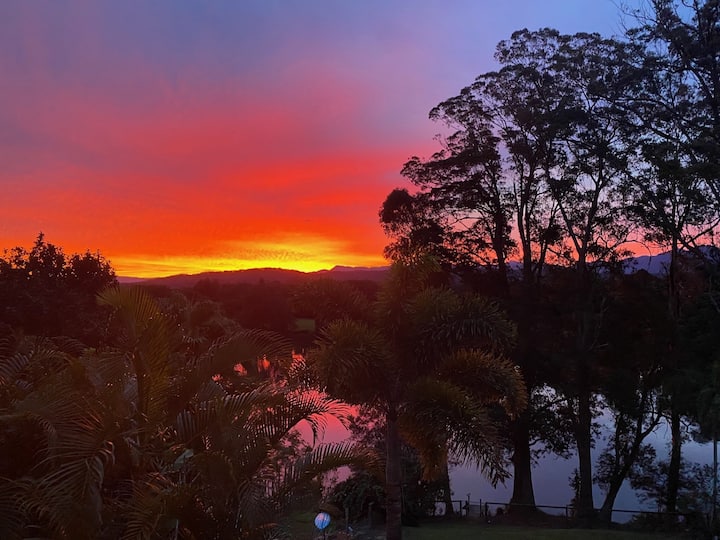 Riverfront Apartment In Raleigh - Coffs Harbour
