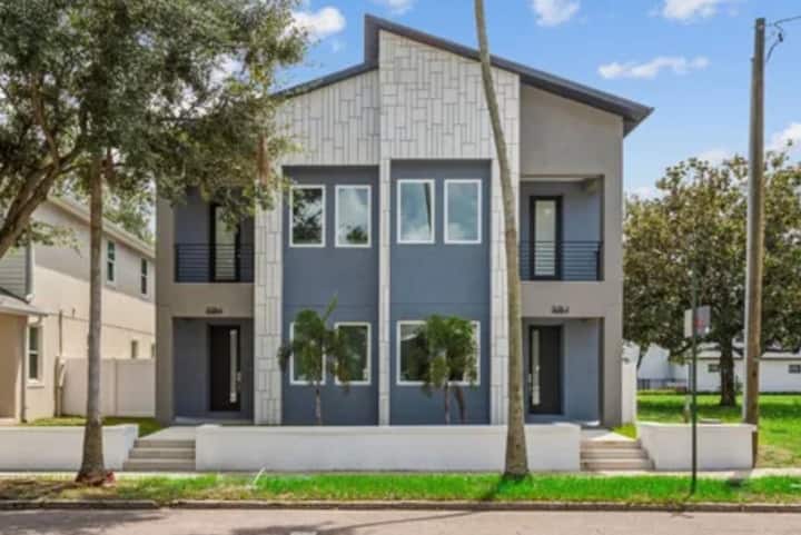 Dolce&bedana•hyde Park•downtown•soho•stadium/mdtwn - Tampa, FL