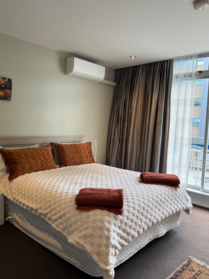 Penthouse Studio - Wellington