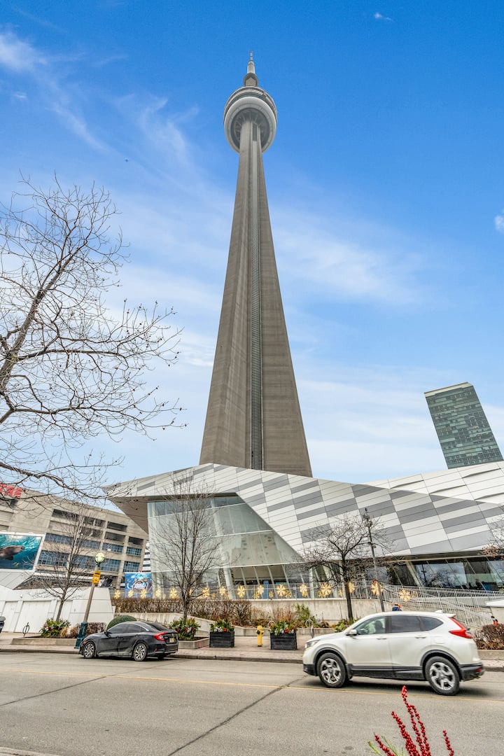 60th Floor-stunning Lake View (5 Beds +Parking) - Toronto