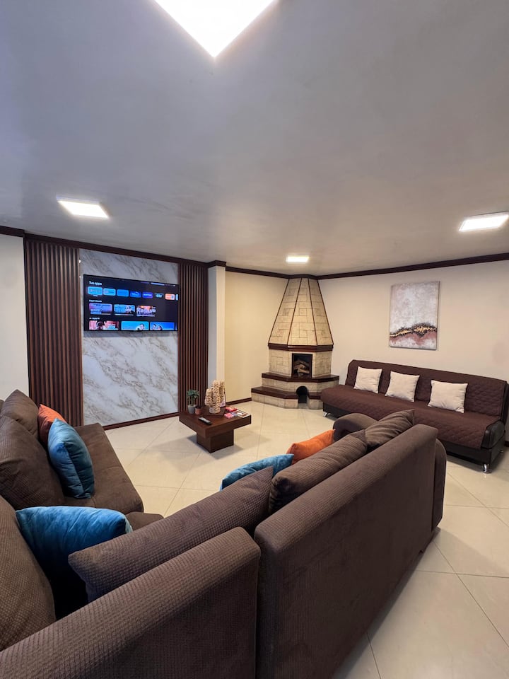 Departamento  Céntrico Con 2 Parqueaderos Privados - Riobamba