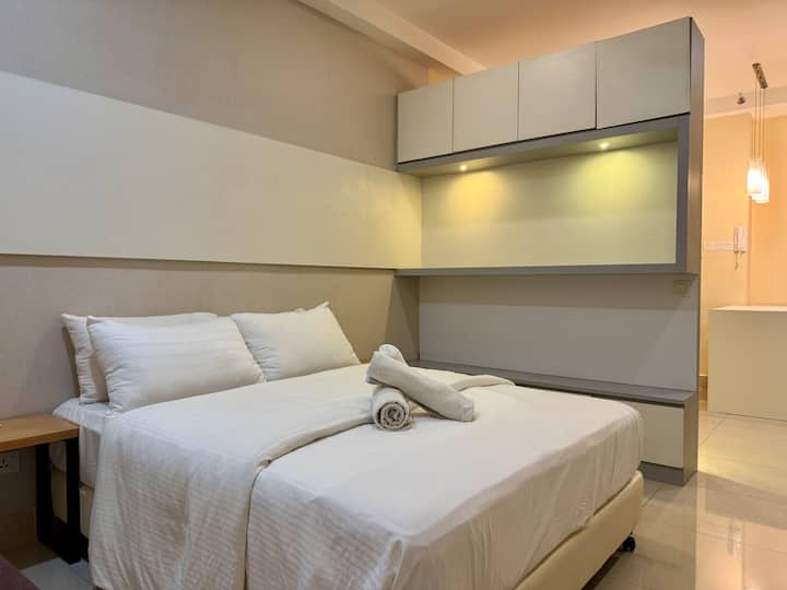 6- A2213 Makalu Studio| Shaftsbury | Wifi&netflix - Cyberjaya