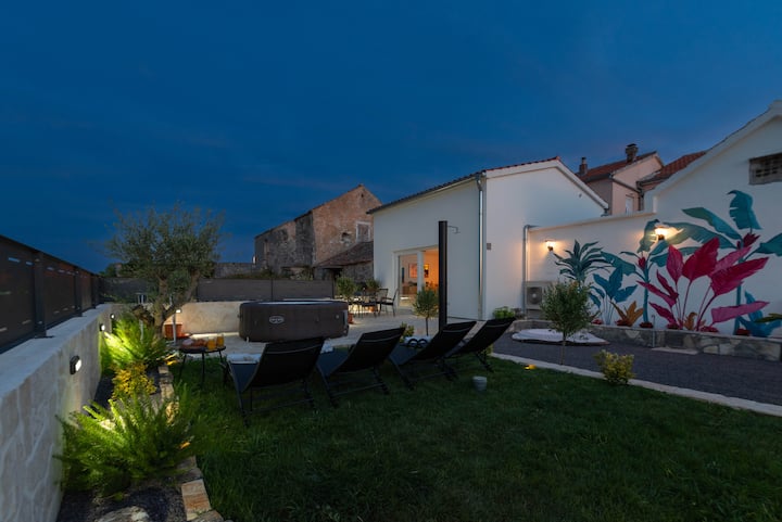 Villa Romana – Jacuzzi, Peace, Panoramic Views - Zadar