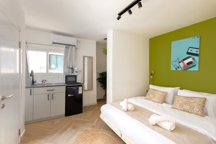Rena’s House - Beach Studio - Tel-Aviv
