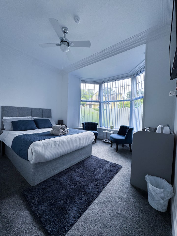 Room 2 - Paul Wood Guest House - Bowness-on-Windermere